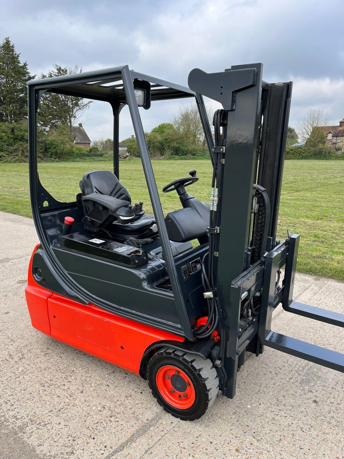 Linde E16C-02 Tandem Rear Wheel Electric – Year 2005 – Diamond Forklifts